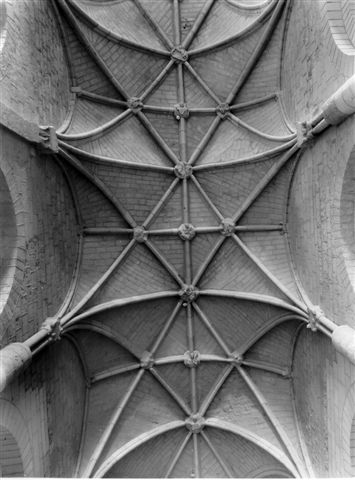 Les clés de voûte | Abbatiale de Saint Jouin de Marnes